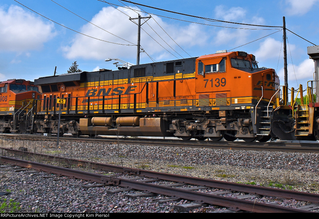 BNSF 7139